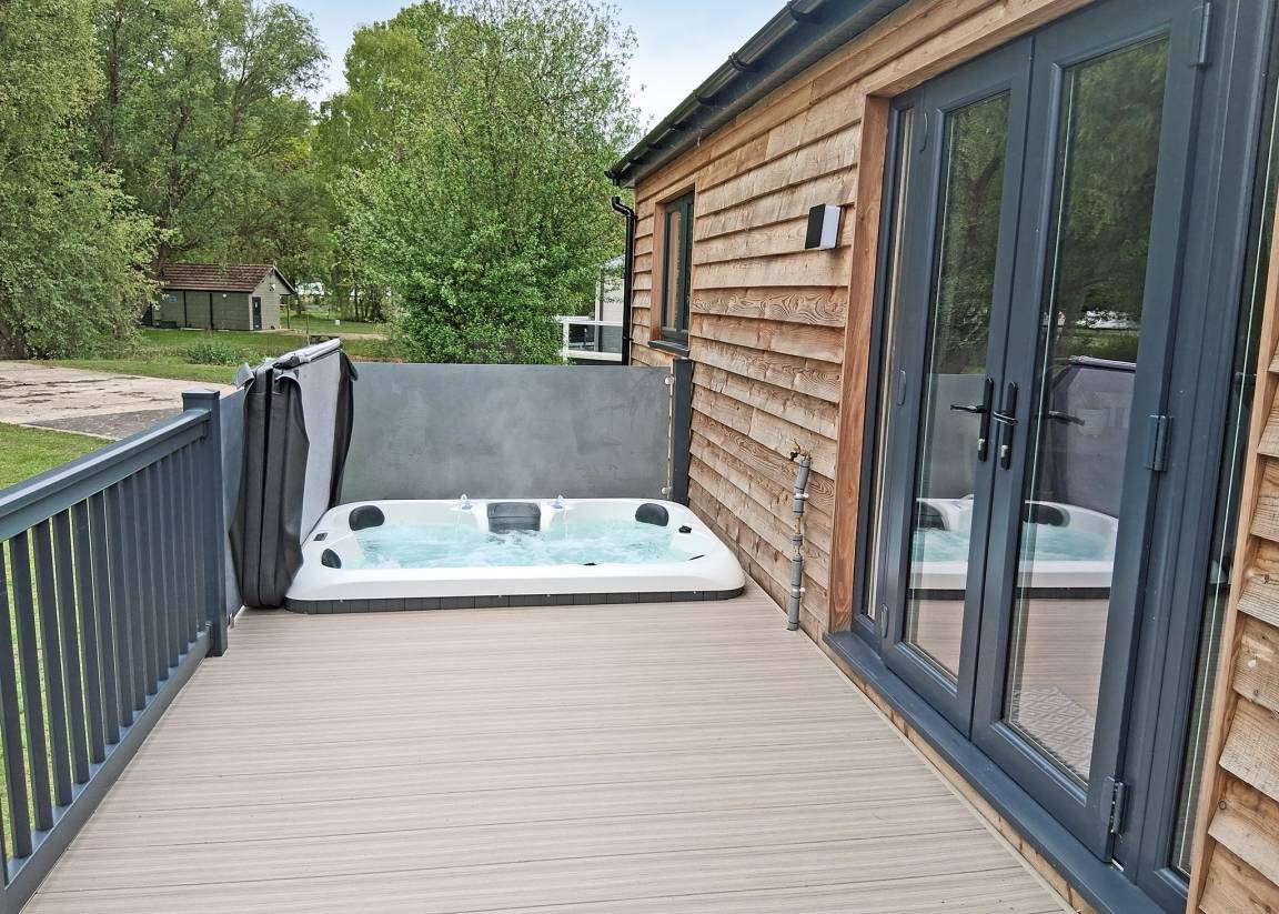 Chalet ∙ 2 Bedrooms ∙ 4 Guests - Lincolnshire