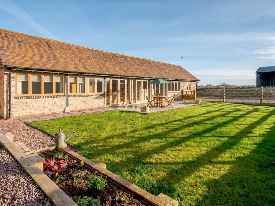 Cottage ∙ 2 Bedrooms ∙ 4 Guests - Ledbury