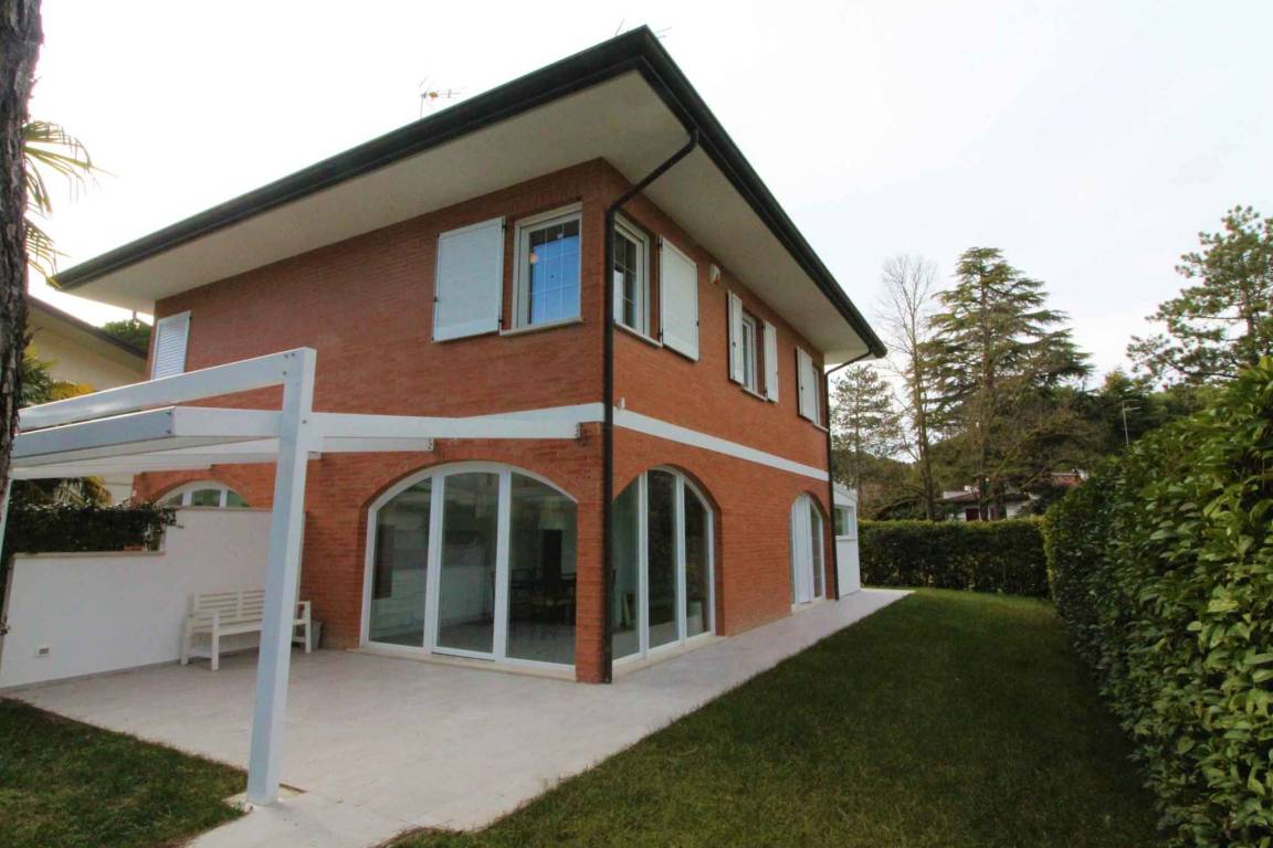 80 M² Villa ∙ 3 Bedrooms ∙ 6 Guests - Lignano Sabbiadoro
