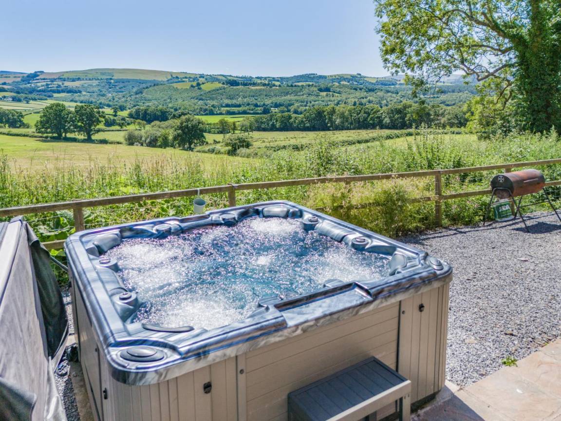 Cottage ∙ 5 Bedrooms ∙ 10 Guests - Llandovery