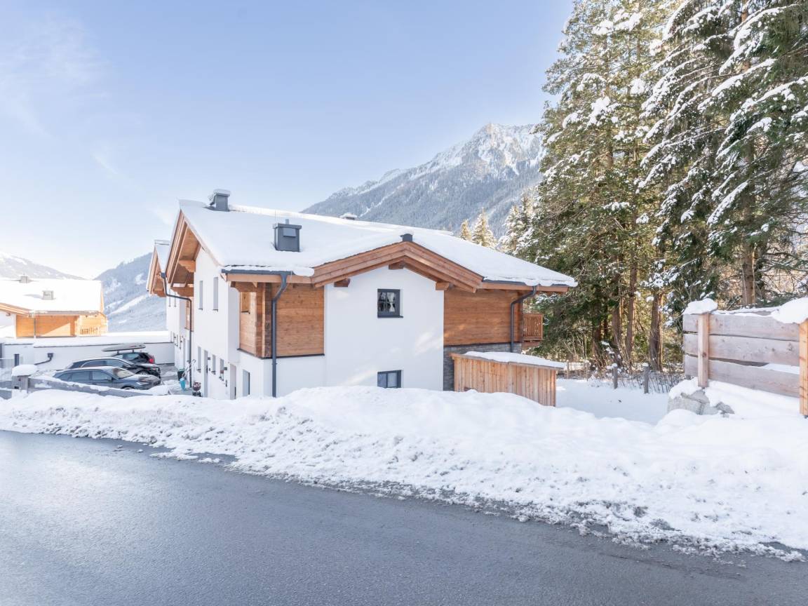 156 M² Chalet ∙ 4 Bedrooms ∙ 10 Guests - Flachau