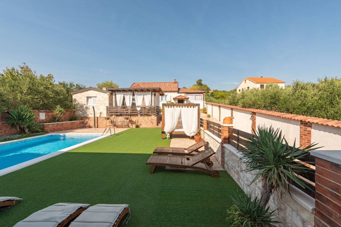 120 M² Villa ∙ 3 Slaapkamers ∙ 8 Gasten - Biograd na Moru