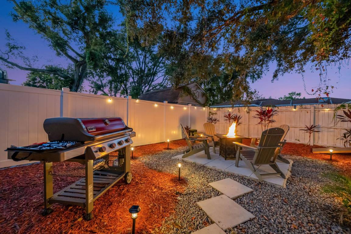 House ∙ 2 Bedrooms ∙ 6 Guests - Tampa, FL