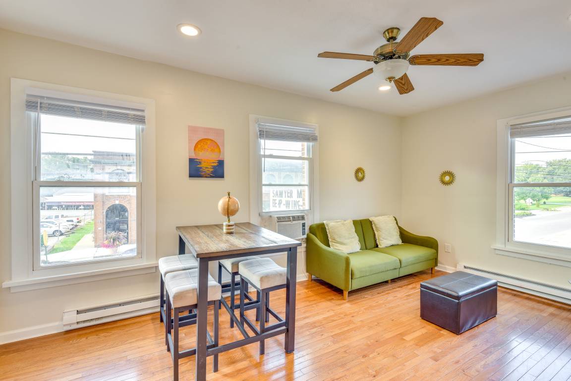 78 M² Apartment ∙ 2 Bedrooms ∙ 4 Guests - Warren Dunes State Park, Sawyer