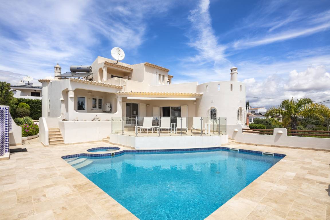 140 M² Villa ∙ 2 Bedrooms ∙ 4 Guests - Ferragudo