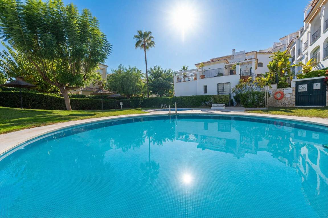 80 M² Lägenhet ∙ 2 Sovrum ∙ 4 Gäster - Nerja