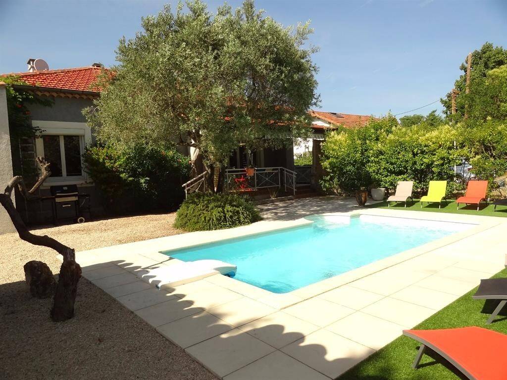 130 M² Villa ∙ 4 Bedrooms ∙ 12 Guests - L'Isle-sur-la-Sorgue