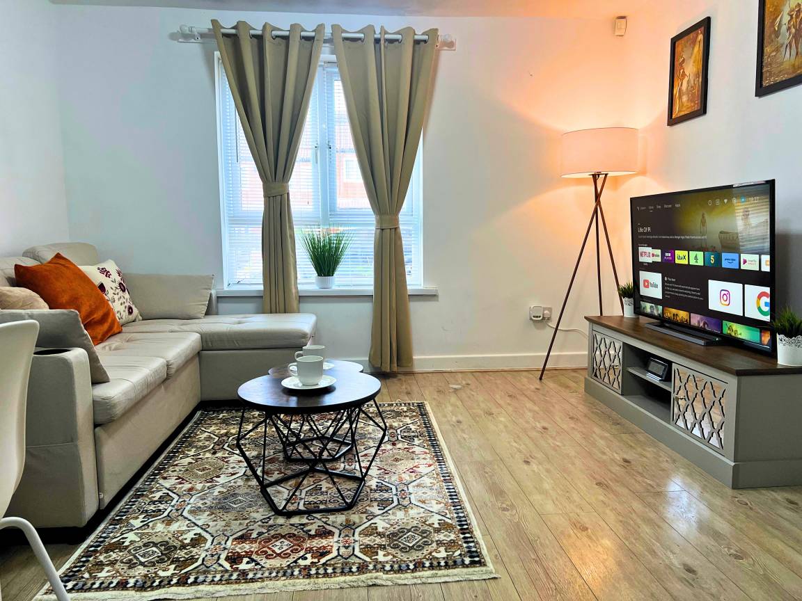 55 M² Apartment ∙ 1 Bedroom ∙ 4 Guests - Midlands Arts Centre
