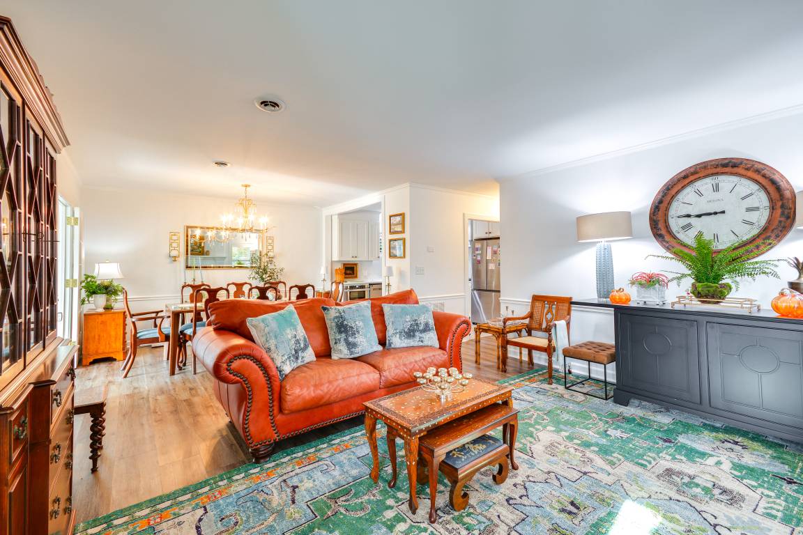 218 M² Apartment ∙ 3 Bedrooms ∙ 6 Guests - Mount Airy, NC