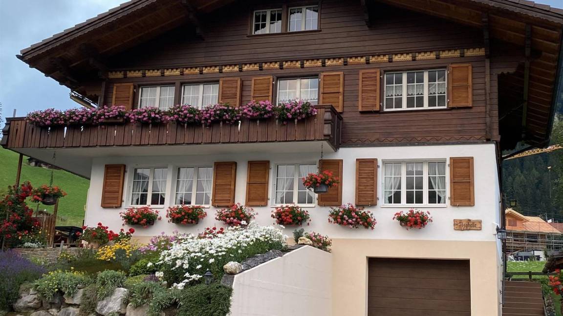 80 M² Apartment ∙ 3 Bedrooms ∙ 4 Guests - Frutigen