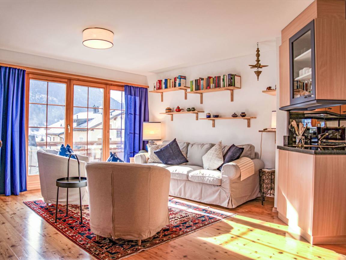 80 M² Ferienwohnung ∙ 2 Schlafzimmer ∙ 4 Gäste - Zuoz