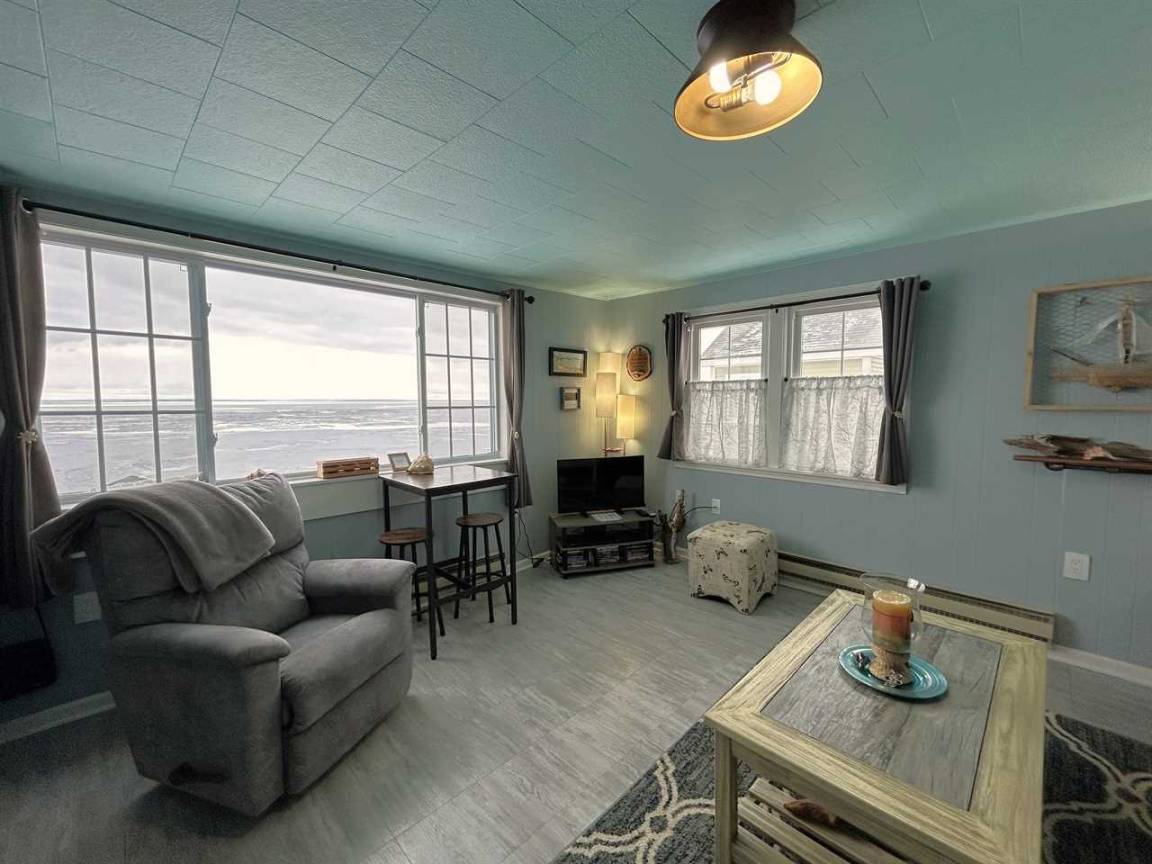 93 M² Condo ∙ 2 Bedrooms ∙ 4 Guests - Mackinac Island, MI
