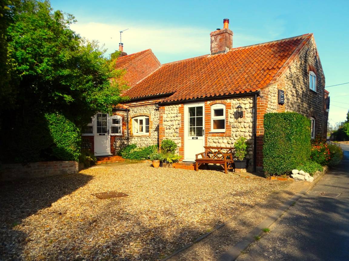 Cottage ∙ 2 Bedrooms ∙ 4 Guests -