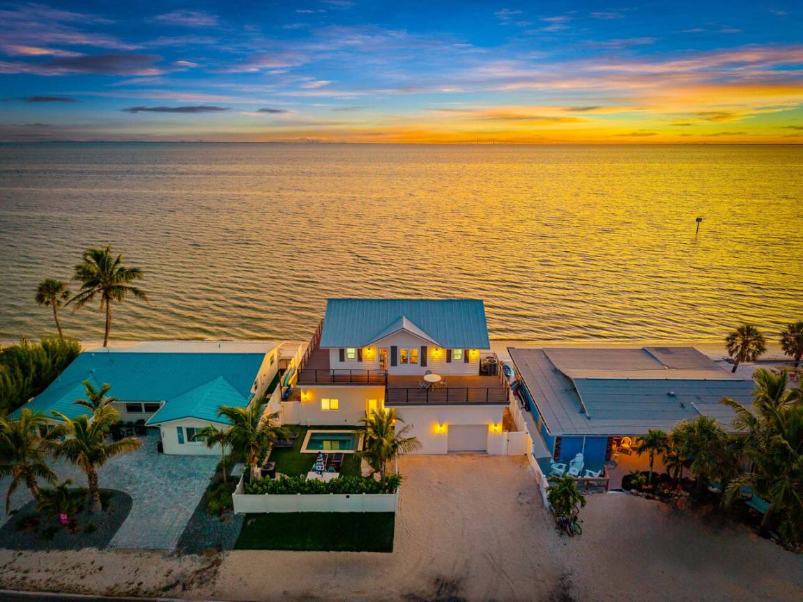214 M² House ∙ 4 Bedrooms ∙ 8 Guests - Anna Maria Island, FL