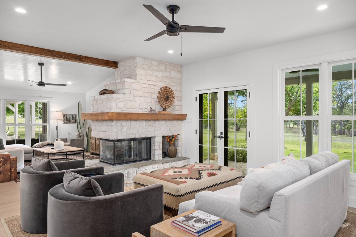 454 M² House ∙ 7 Bedrooms ∙ 15 Guests - Fredericksburg, TX