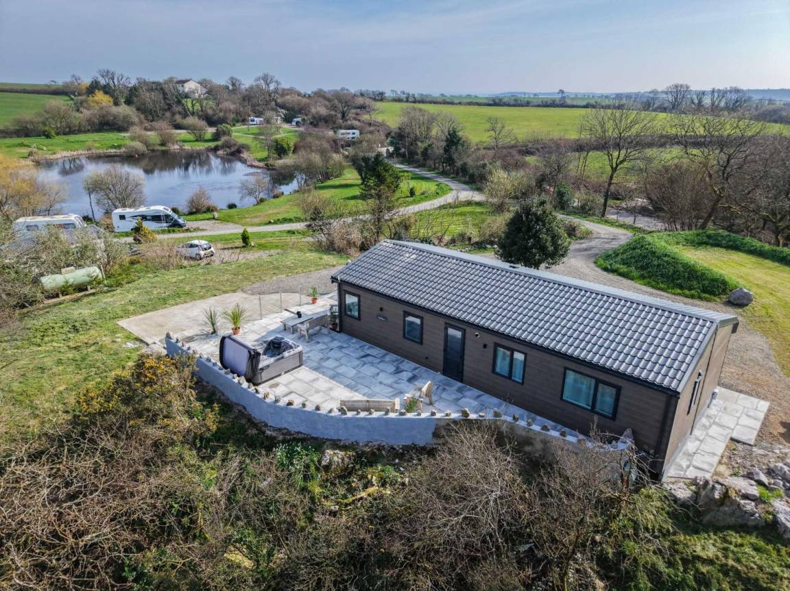 93 M² Chalet ∙ 3 Bedrooms ∙ 6 Guests - Tenby