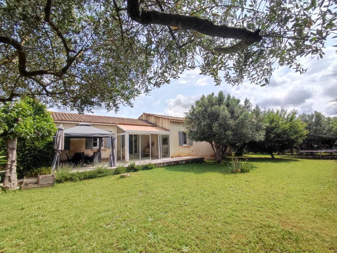134 M² Maison De Vacances ∙ 3 Chambres ∙ 8 Personnes - Uzès