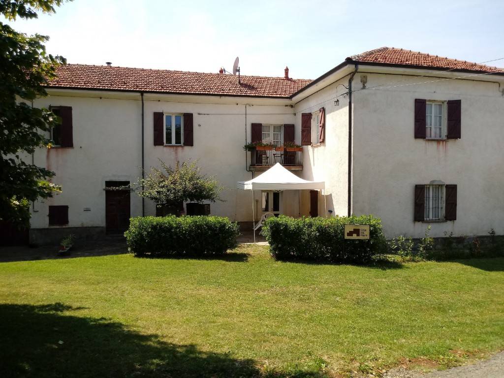 180 M² Apartment ∙ 4 Bedrooms ∙ 12 Guests - Piemont