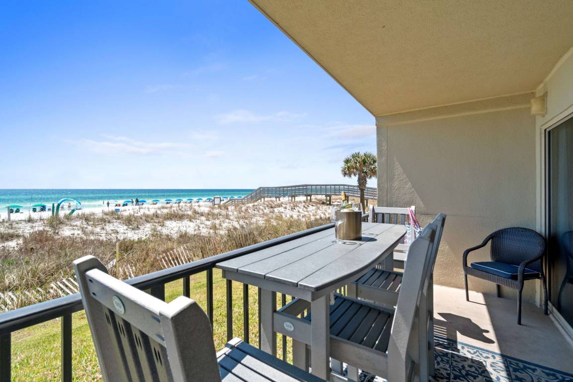 Apartment ∙ 2 Bedrooms ∙ 6 Guests - Fort Walton Beach, FL