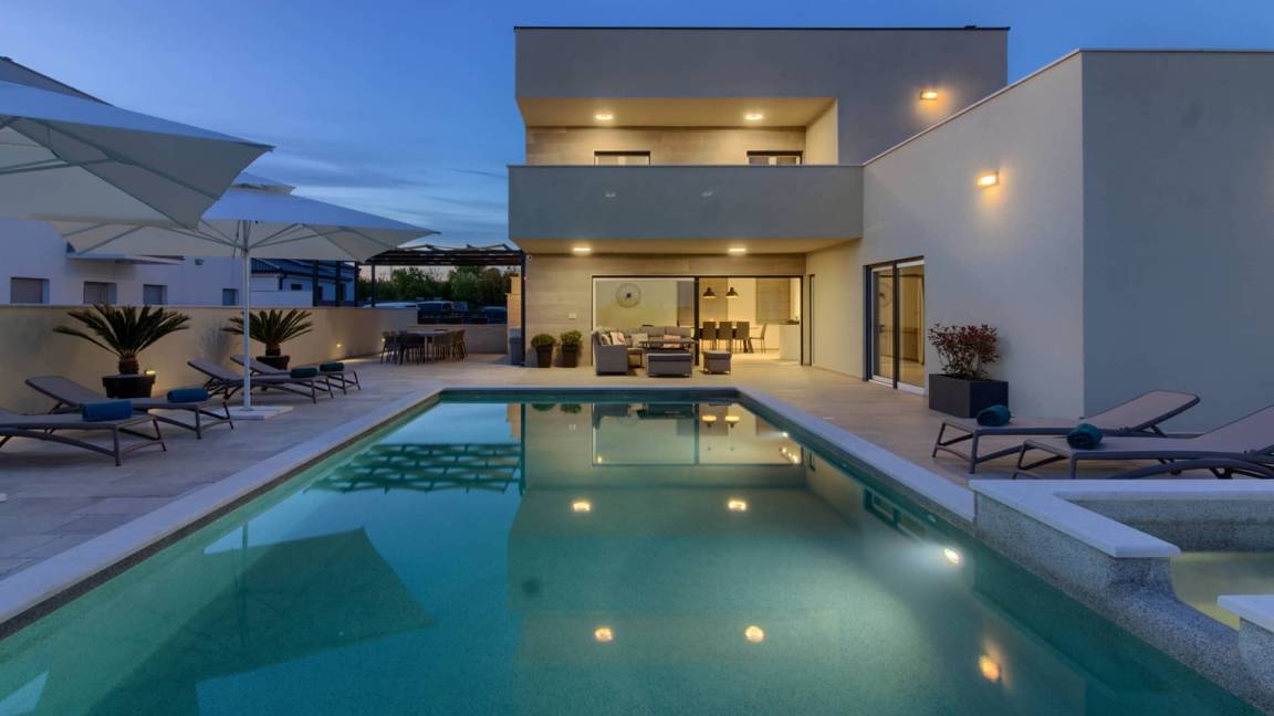 200 M² Villa ∙ 4 Habitaciones ∙ 9 Huéspedes - Pula