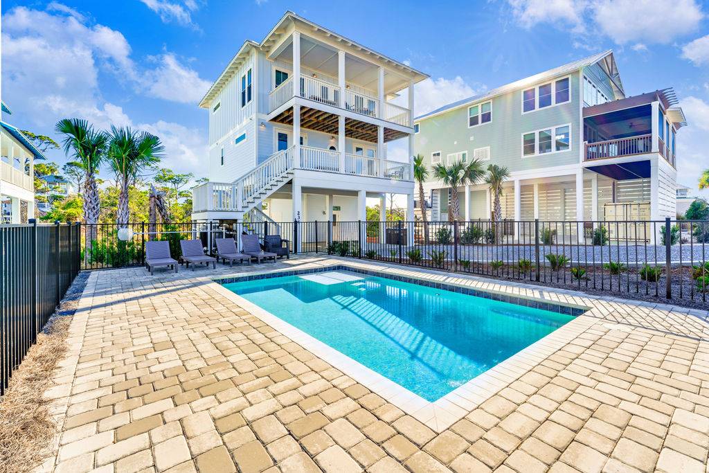 186 M² House ∙ 4 Bedrooms ∙ 9 Guests - Cape San Blas, FL