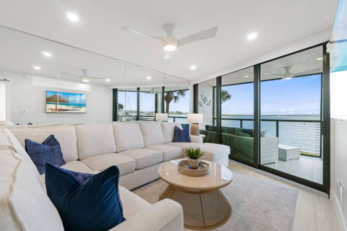 93 M² Condo ∙ 2 Bedrooms ∙ 4 Guests - Marco Island, FL