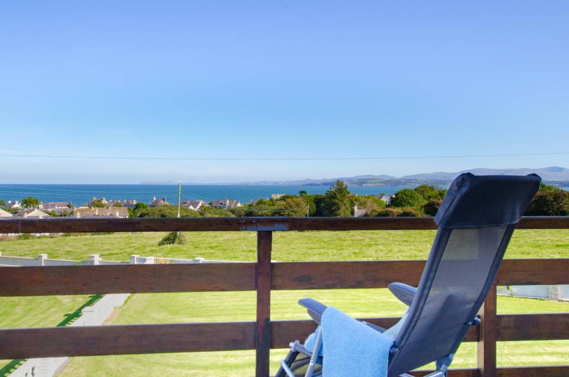 Apartment ∙ 4 Bedrooms ∙ 7 Guests - Benllech