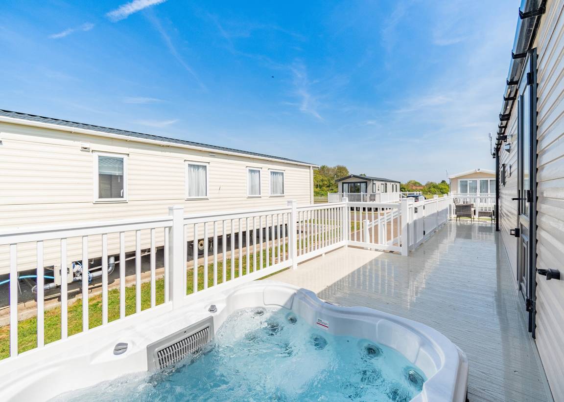 Caravan ∙ 2 Bedrooms ∙ 6 Guests - Skegness