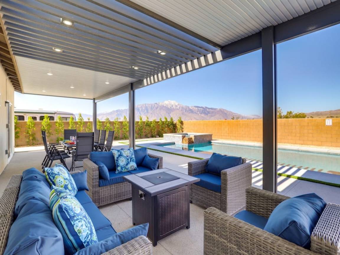 2125 M² Casa ∙ 4 Habitaciones ∙ 10 Huéspedes - Desert Hot Springs, CA