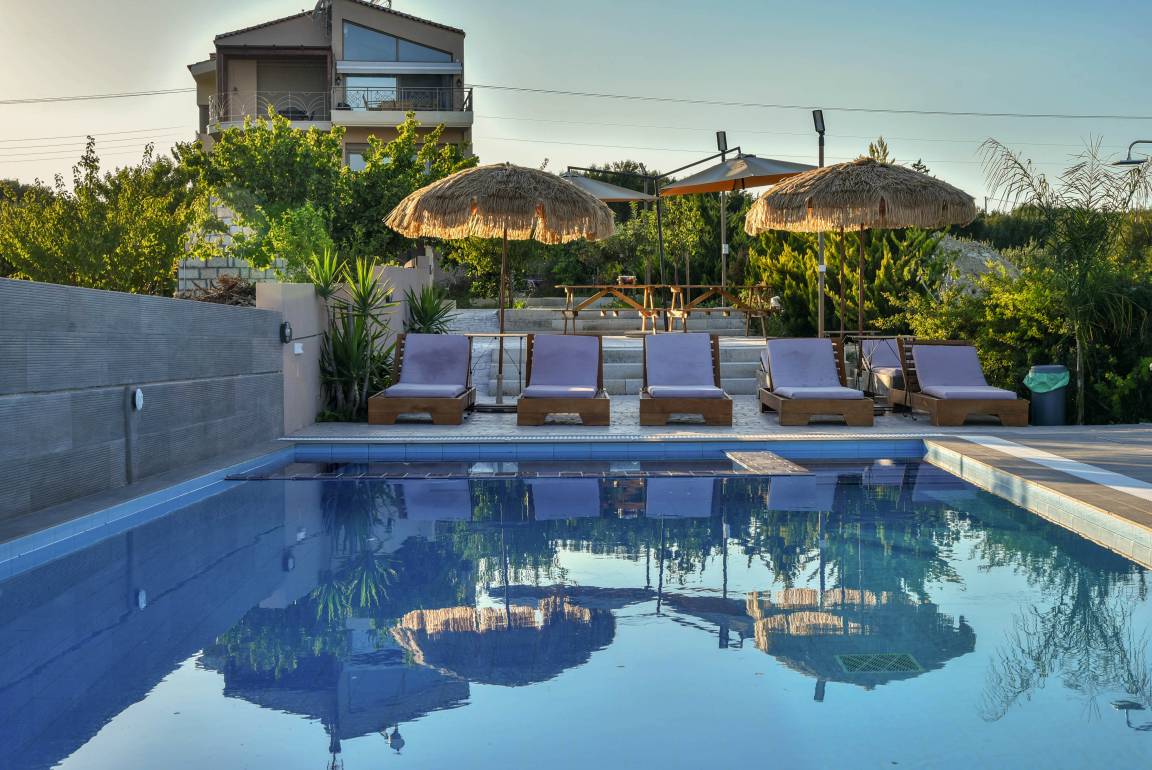 180 M² Villa ∙ 3 Bedrooms ∙ 7 Guests - Hersonissos