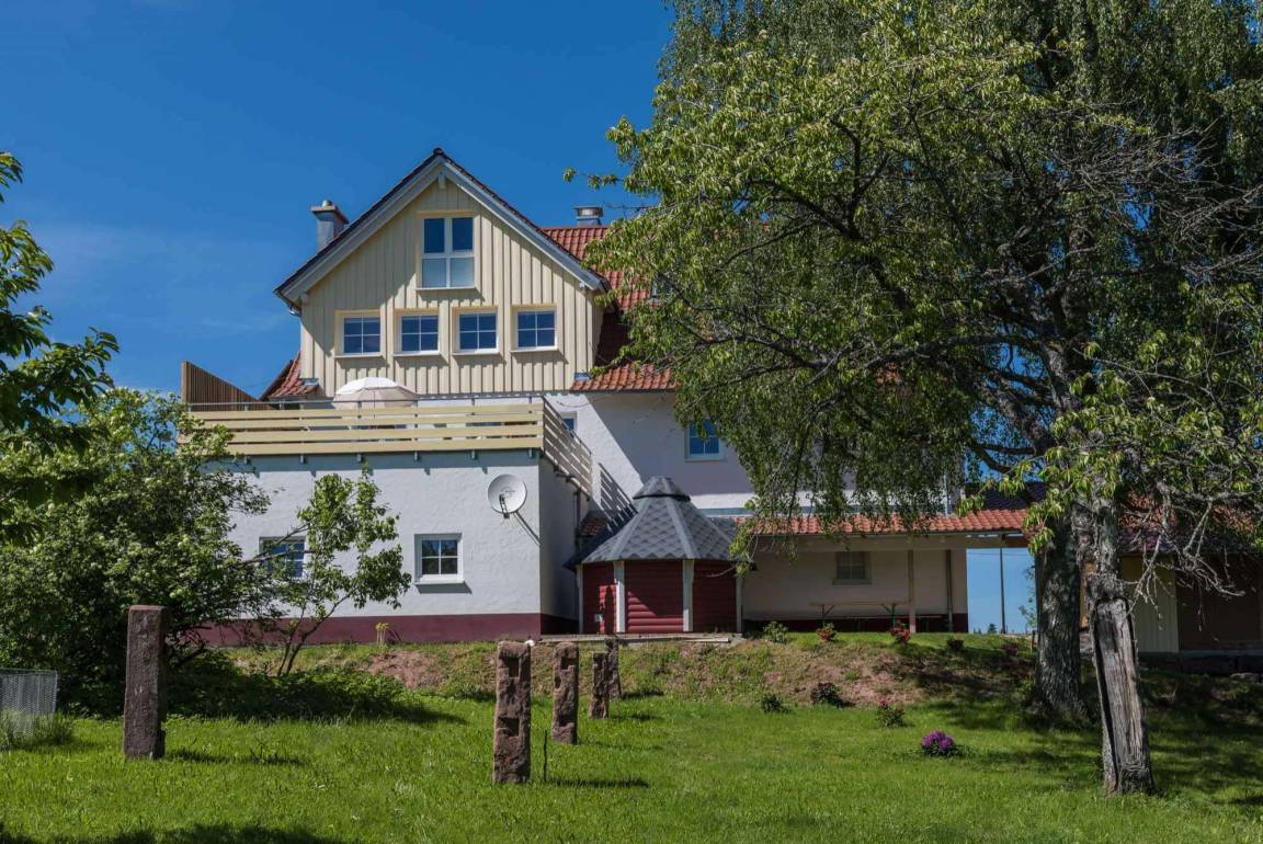 330 M² Ferienhaus ∙ 6 Schlafzimmer ∙ 20 Gäste - Waldachtal