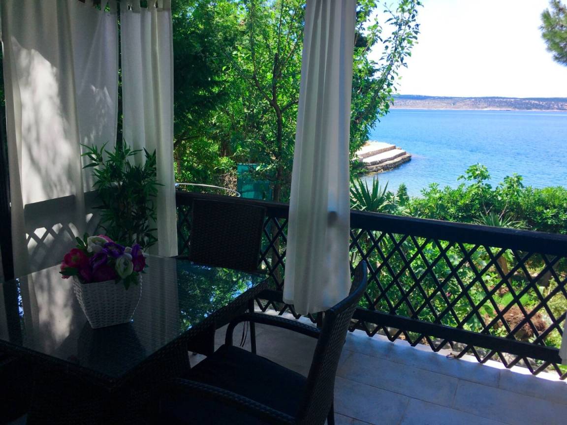 60 M² Ferienhaus ∙ 2 Schlafzimmer ∙ 4 Gäste - Starigrad-Paklenica