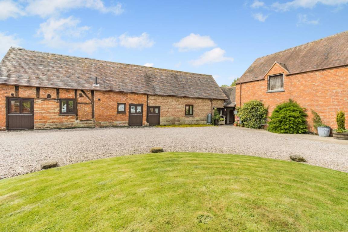 Cottage ∙ 3 Bedrooms ∙ 6 Guests - Staffordshire