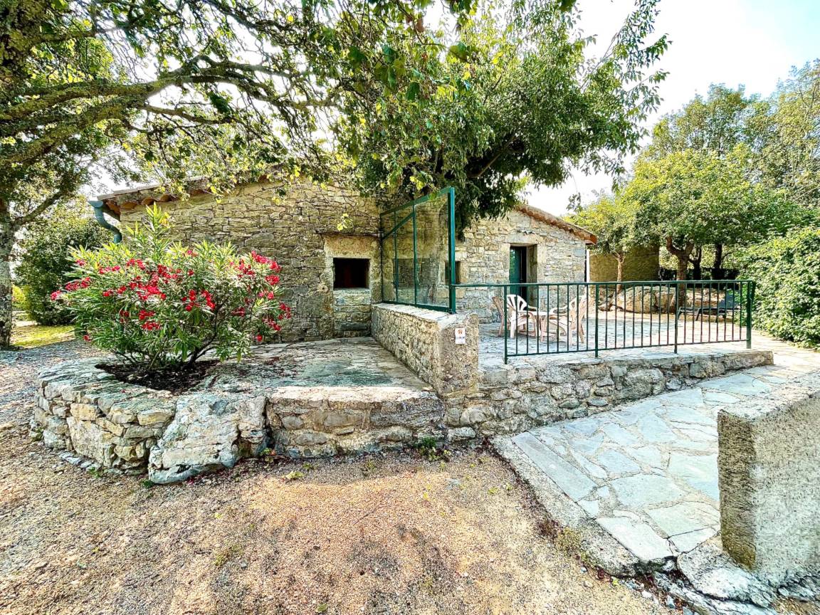 60 M² Maison De Vacances ∙ 3 Chambres ∙ 7 Personnes - Joyeuse