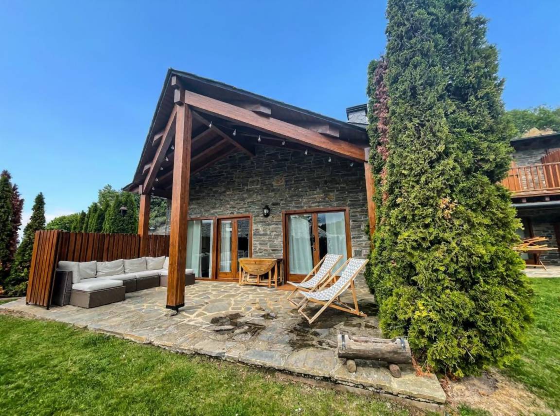225 M² Maison De Vacances ∙ 4 Chambres ∙ 9 Personnes - Alp