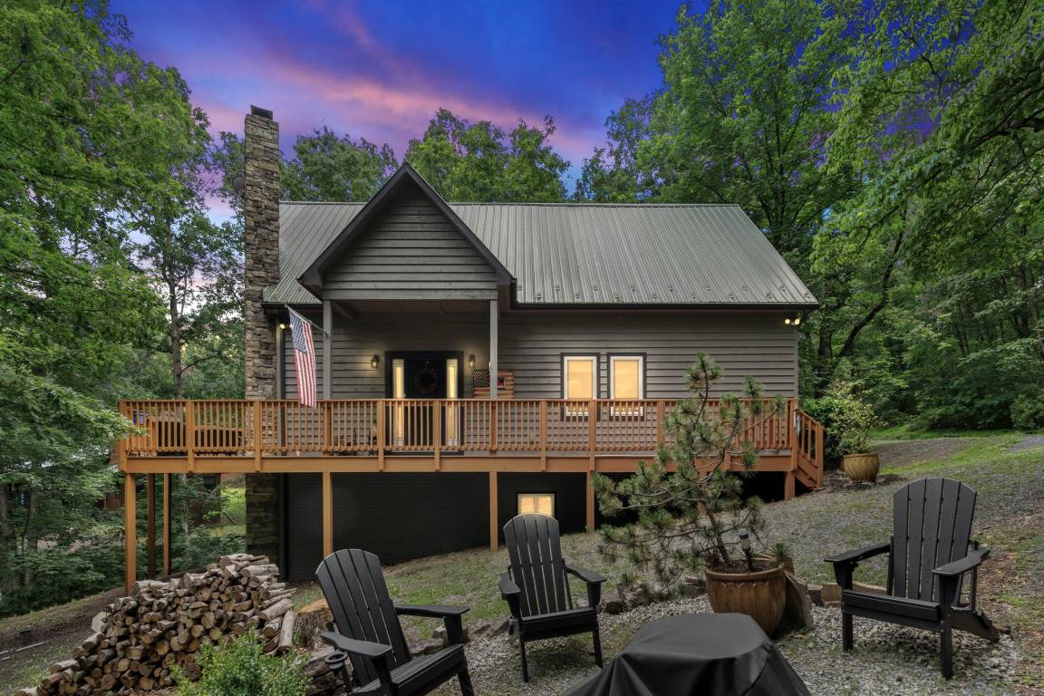 149 M² Cabin ∙ 3 Bedrooms ∙ 6 Guests - Virginia