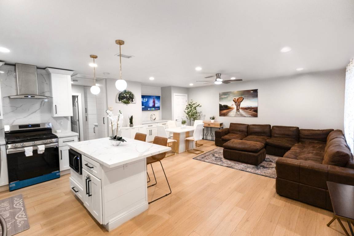 713 M² House ∙ 2 Bedrooms ∙ 6 Guests - Santee, CA