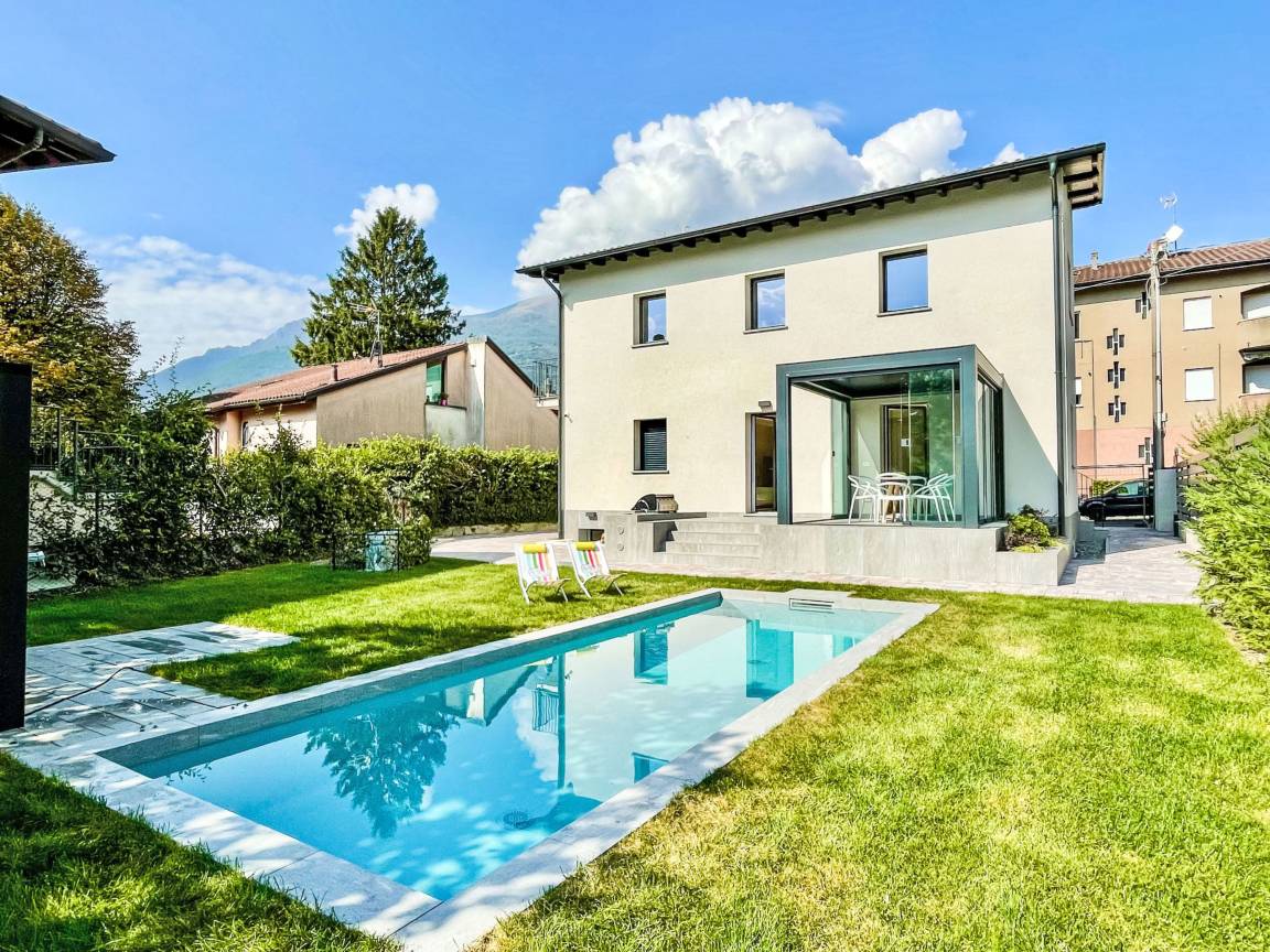 300 M² Maison De Vacances ∙ 1 Chambre ∙ 8 Personnes - Dervio