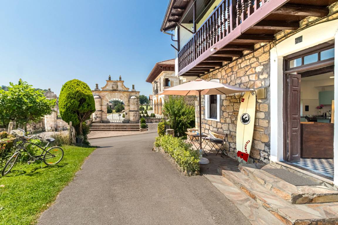 200 M² Maison De Vacances ∙ 4 Chambres ∙ 8 Personnes - Arnuero