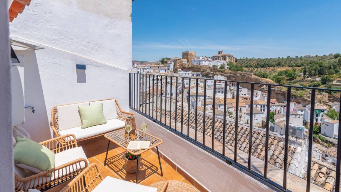 90 M² Casa ∙ 2 Habitaciones ∙ 4 Huéspedes - Setenil de las Bodegas