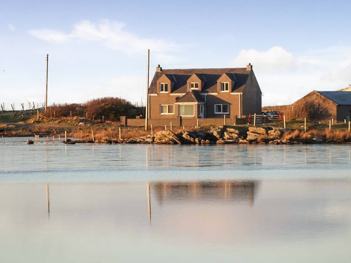 Cottage ∙ 3 Bedrooms ∙ 6 Guests - North Uist
