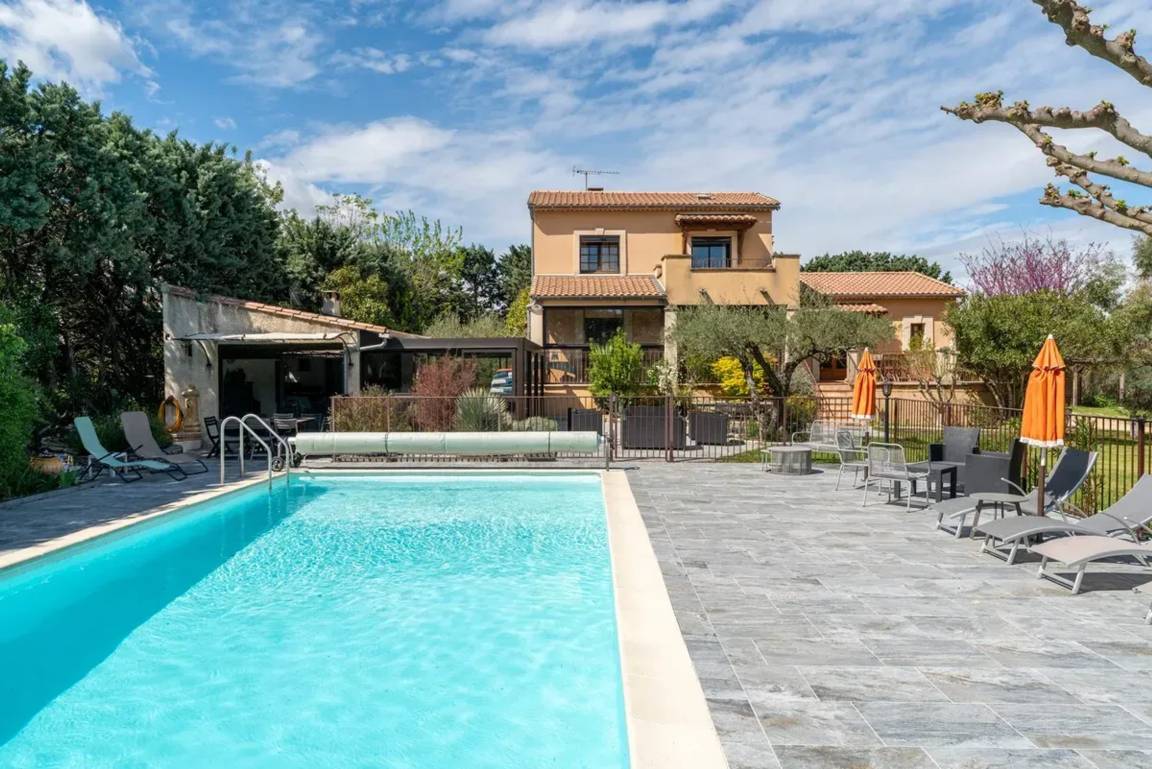 250 M² Villa ∙ 8 Bedrooms ∙ 15 Guests - Alès