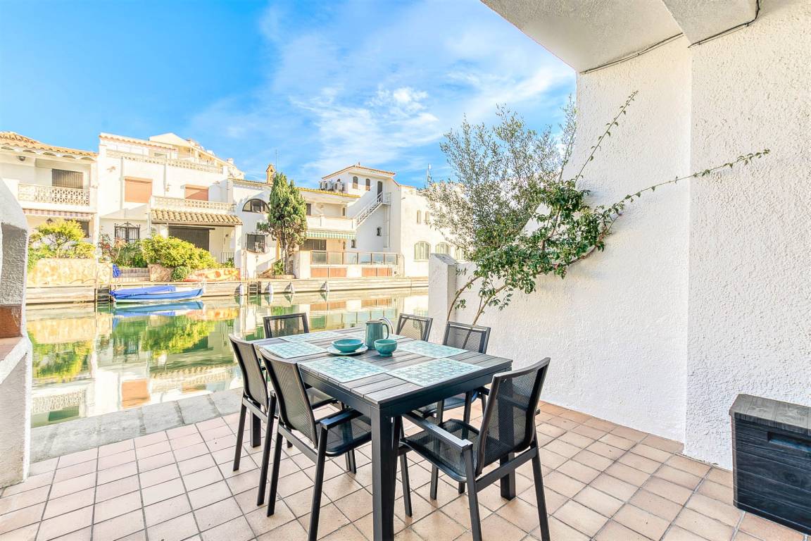 100 M² House ∙ 3 Bedrooms ∙ 6 Guests - Empuriabrava