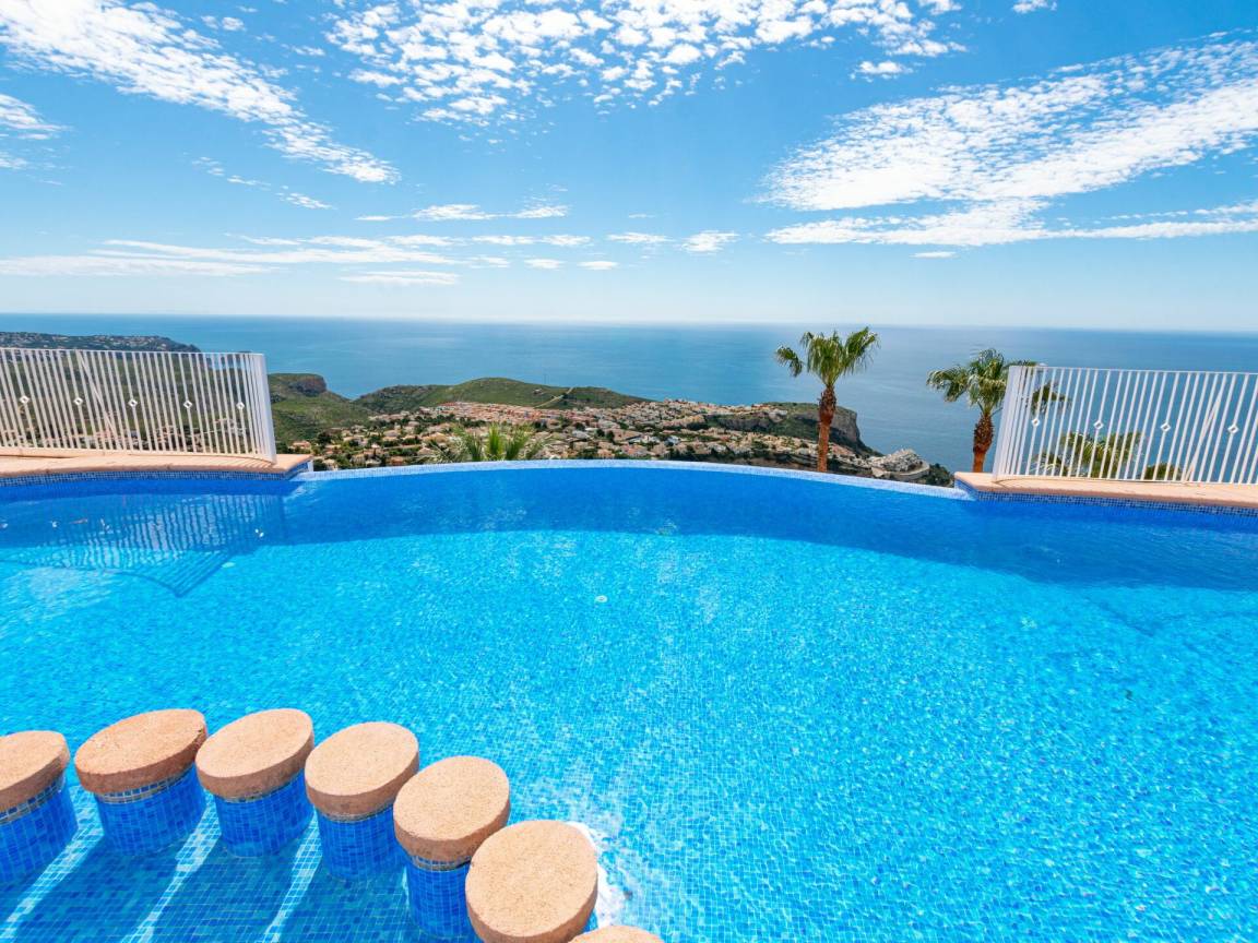 70 M² Huoneisto ∙ 2 Makuuhuonetta ∙ 4 Vierasta - Moraira