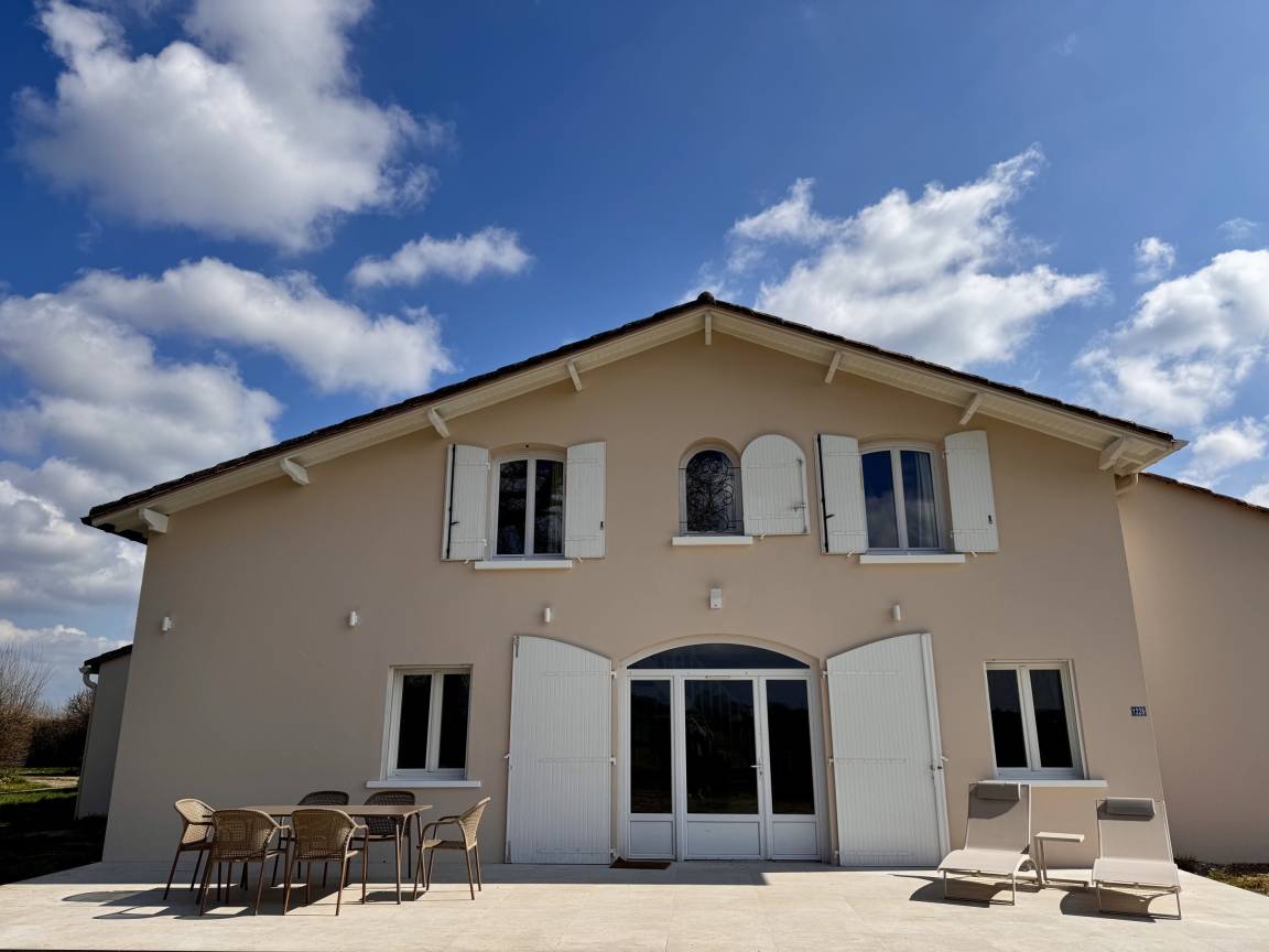 120 M² Talo ∙ 3 Makuuhuonetta ∙ 7 Vierasta - Libourne