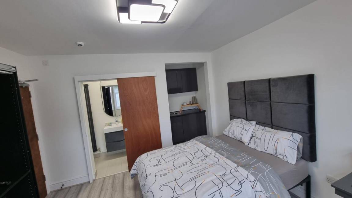 12 M² Private Room ∙ 1 Bedroom ∙ 2 Guests - St Albans