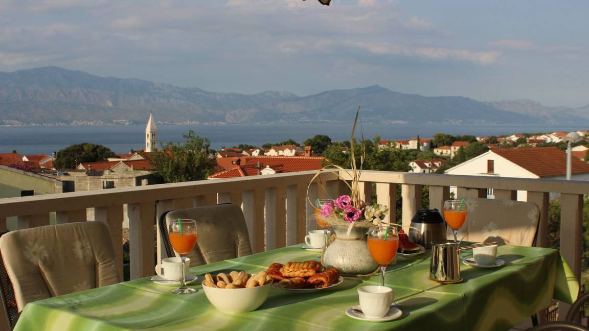 100 M² Ferienwohnung ∙ 3 Schlafzimmer ∙ 7 Gäste - Supetar