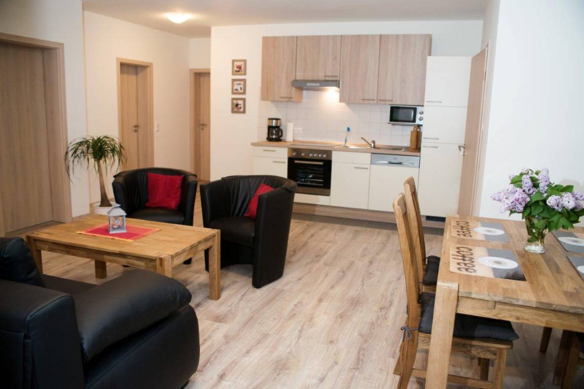 75 M² Ferienwohnung ∙ 2 Schlafzimmer ∙ 6 Gäste - Amelinghausen