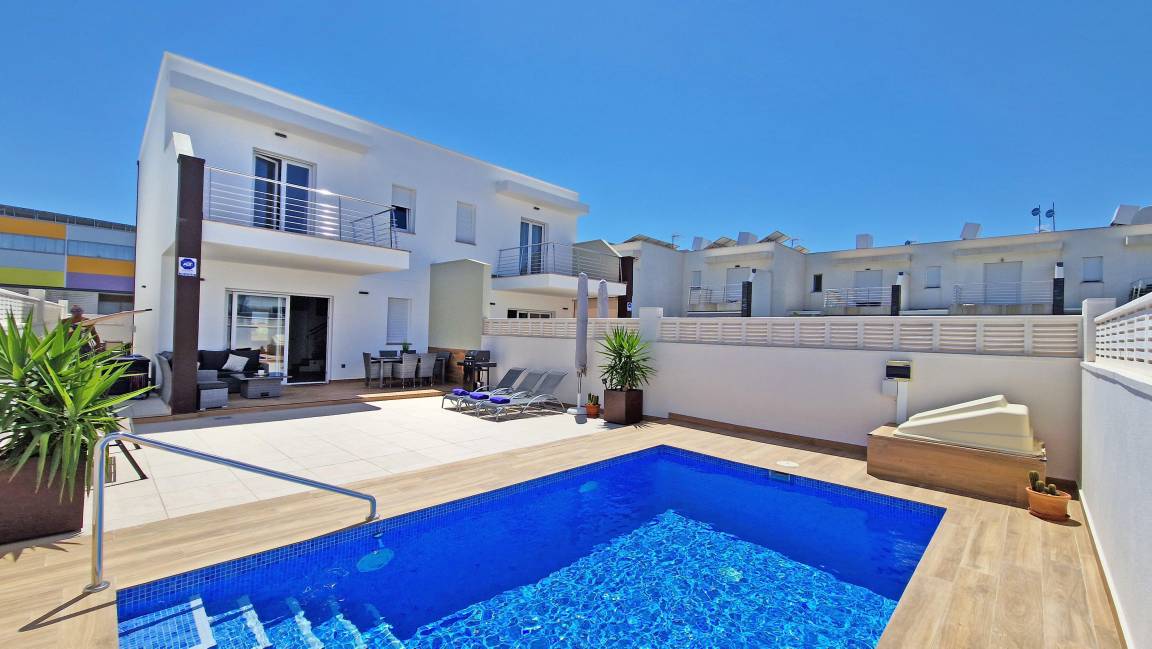 130 M² Casa ∙ 3 Habitaciones ∙ 6 Huéspedes - Orba