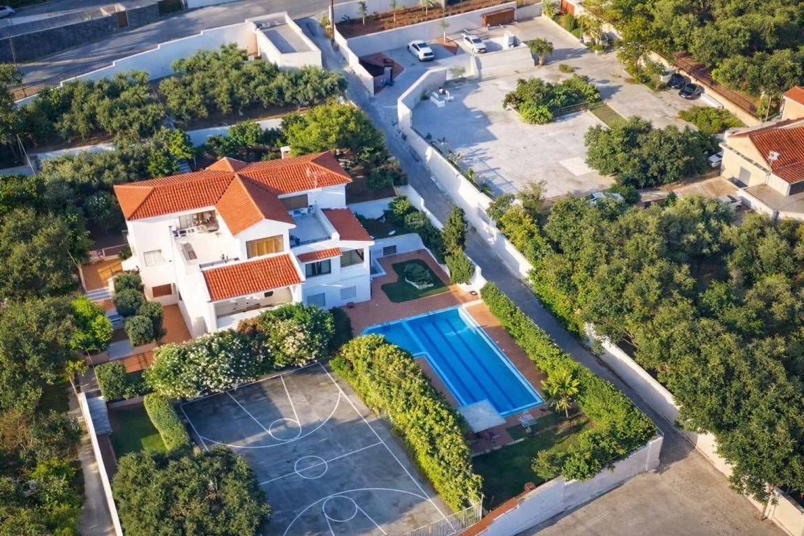 450 M² Villa ∙ 4 Bedrooms ∙ 8 Guests - Hersonissos